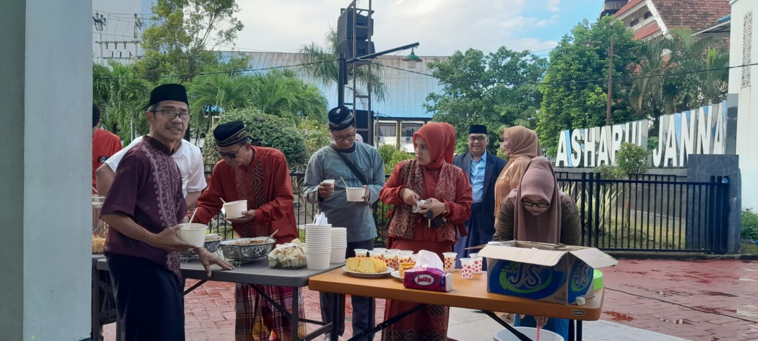 Salat Ied Perdana di Masjid Ashabul Jannah Dispusarsip Provinsi ...